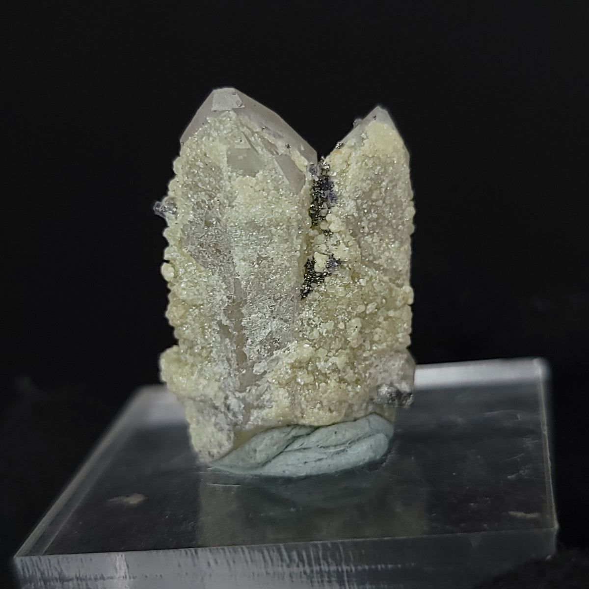 Quartz with Calcite. 5g